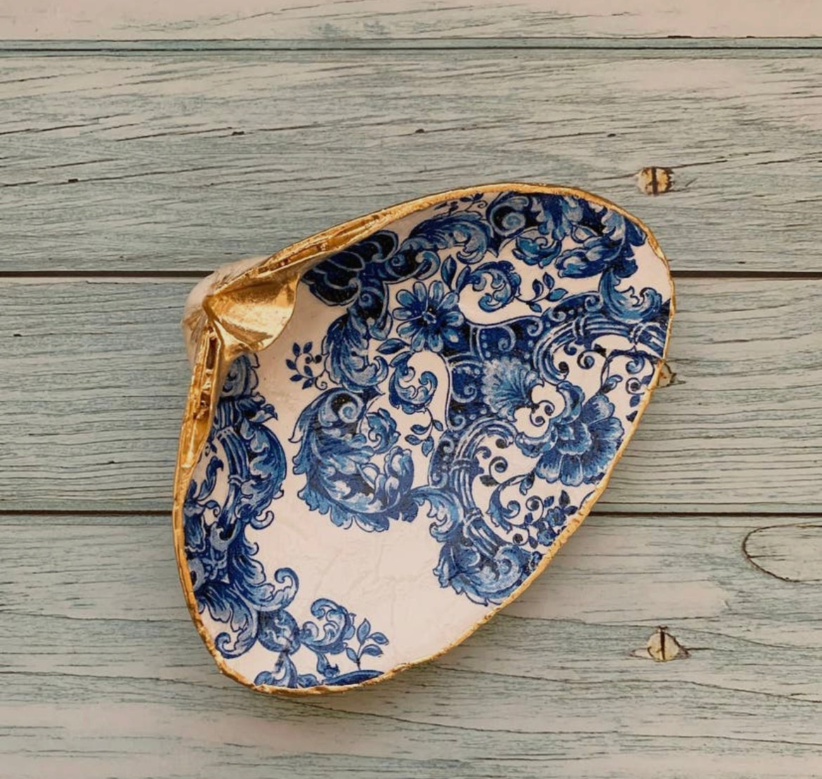 Royalty Sea Shell Jewelry Holder - Gems for a Gem